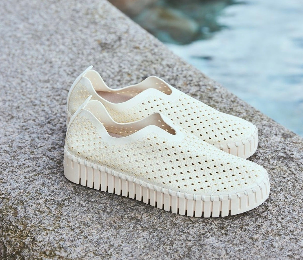 Danish Collection | Branded home accessories, jewellery and clothing